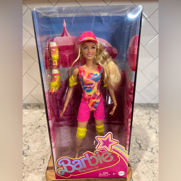 Barbie | Toys | Barbie Movie Inline Skating Doll Margot Robbie Visor ...